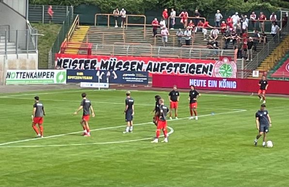 Regionalliga-Reform: Kommentar - der Südwesten fährt eine bedenkliche ...