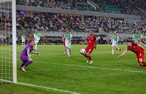 Rot-Weiss Essen: Wer den Schaden hat... - MSV-Fans feiern Essens ...